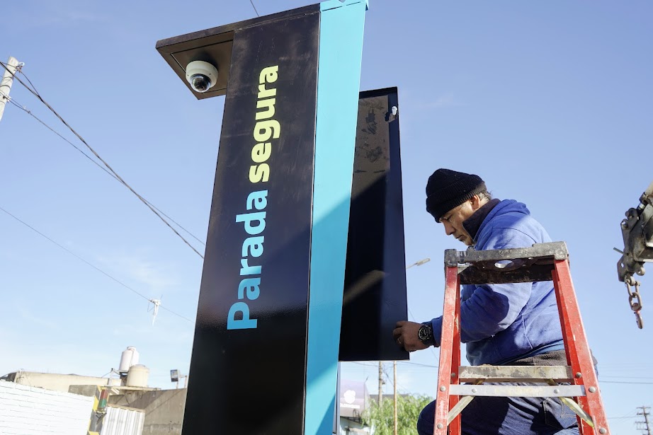 Instalan paradas seguras en Mercedes - ARG